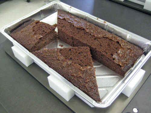 Slice Triangles In Quarter Sheet Pans - FoodTools CS-10E