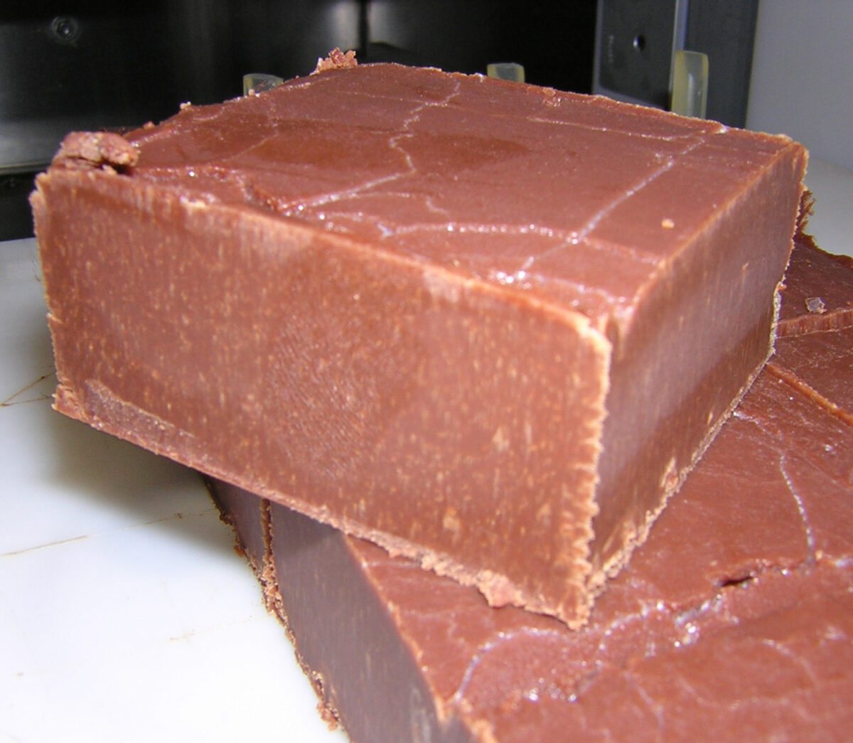 Automated Fudge Cutting Machines For Commercial Bakeries